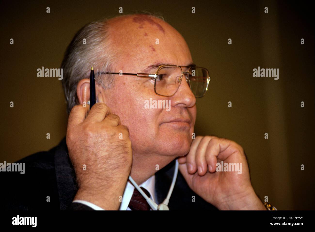 Gorbachev 1991 hi-res stock photography and images - Alamy