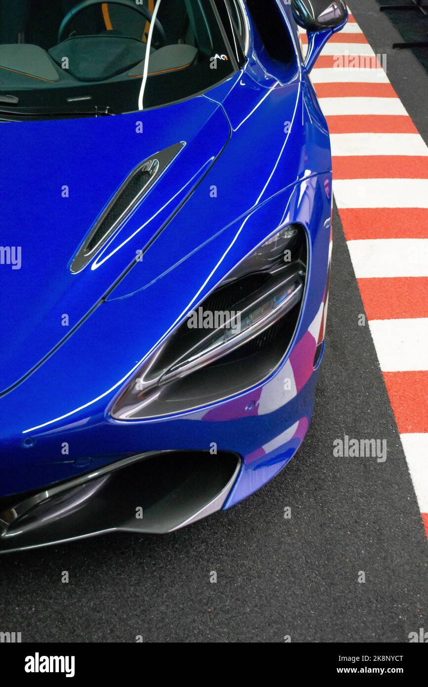 a vertical of a Blue McLaren 720s front view Stock Photo - Alamy