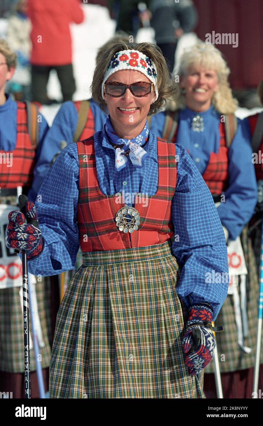 Sikkilsdalsseter 19930411: The Norwegian royal family participates in ...