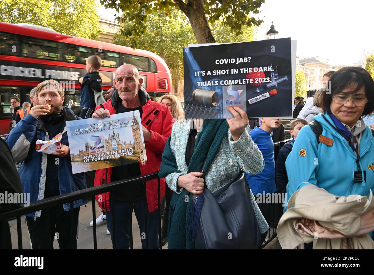 Parliament Square, London, UK, 24th October 2022. Anthony Webber trying ...