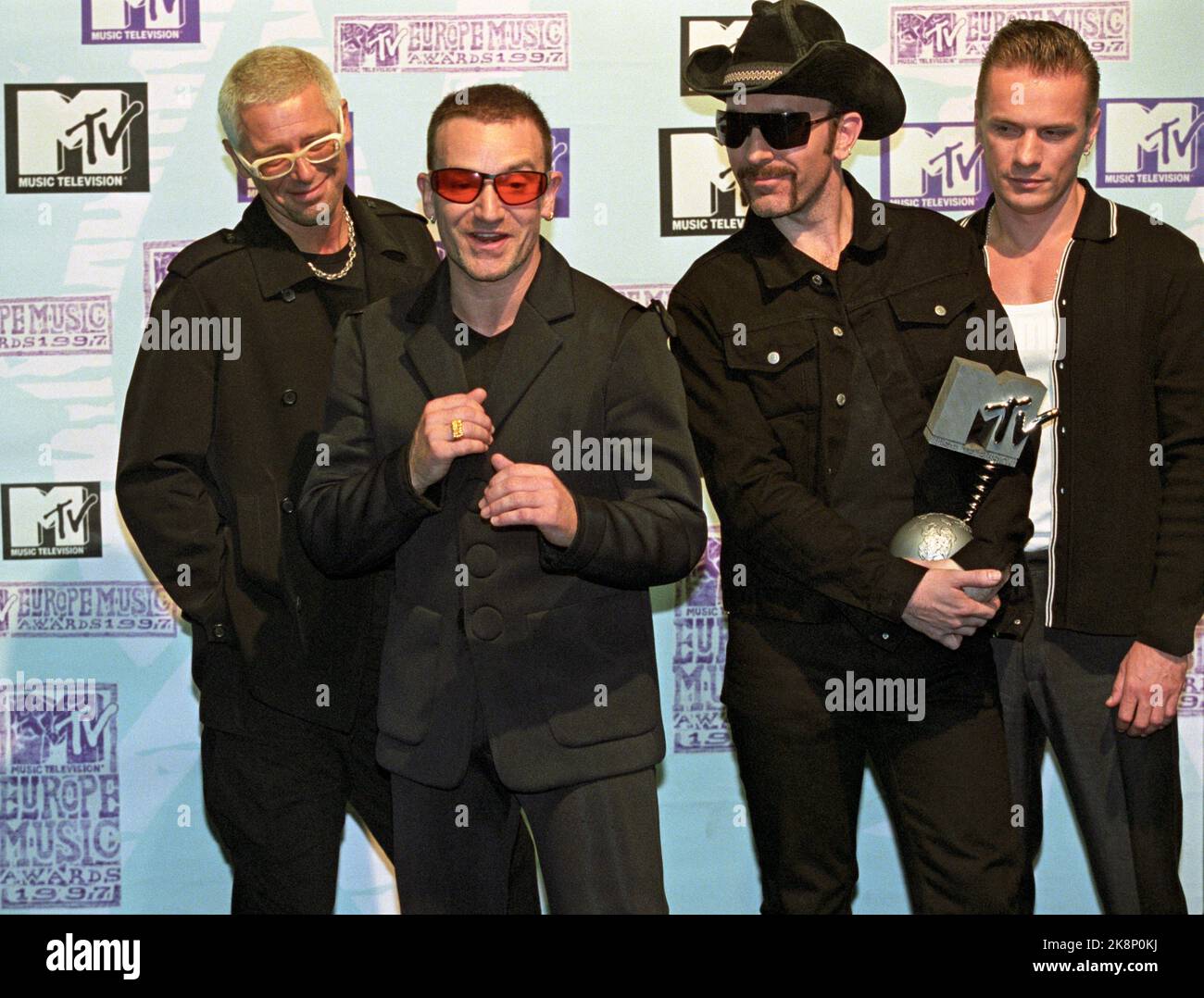 1997 mtv europe music awards hi-res stock photography and images - Alamy
