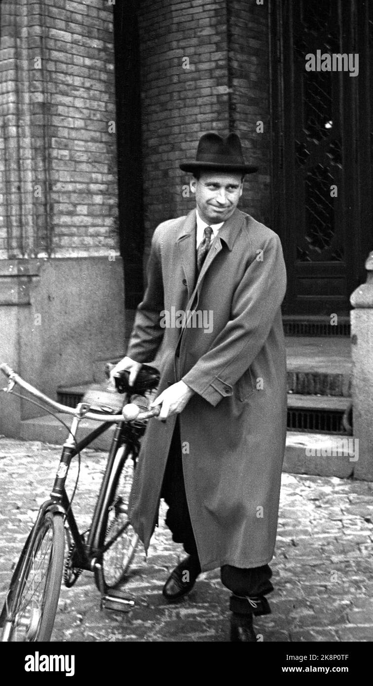 Lieutenant general olaf helset leaves the storting photo hi-res stock ...