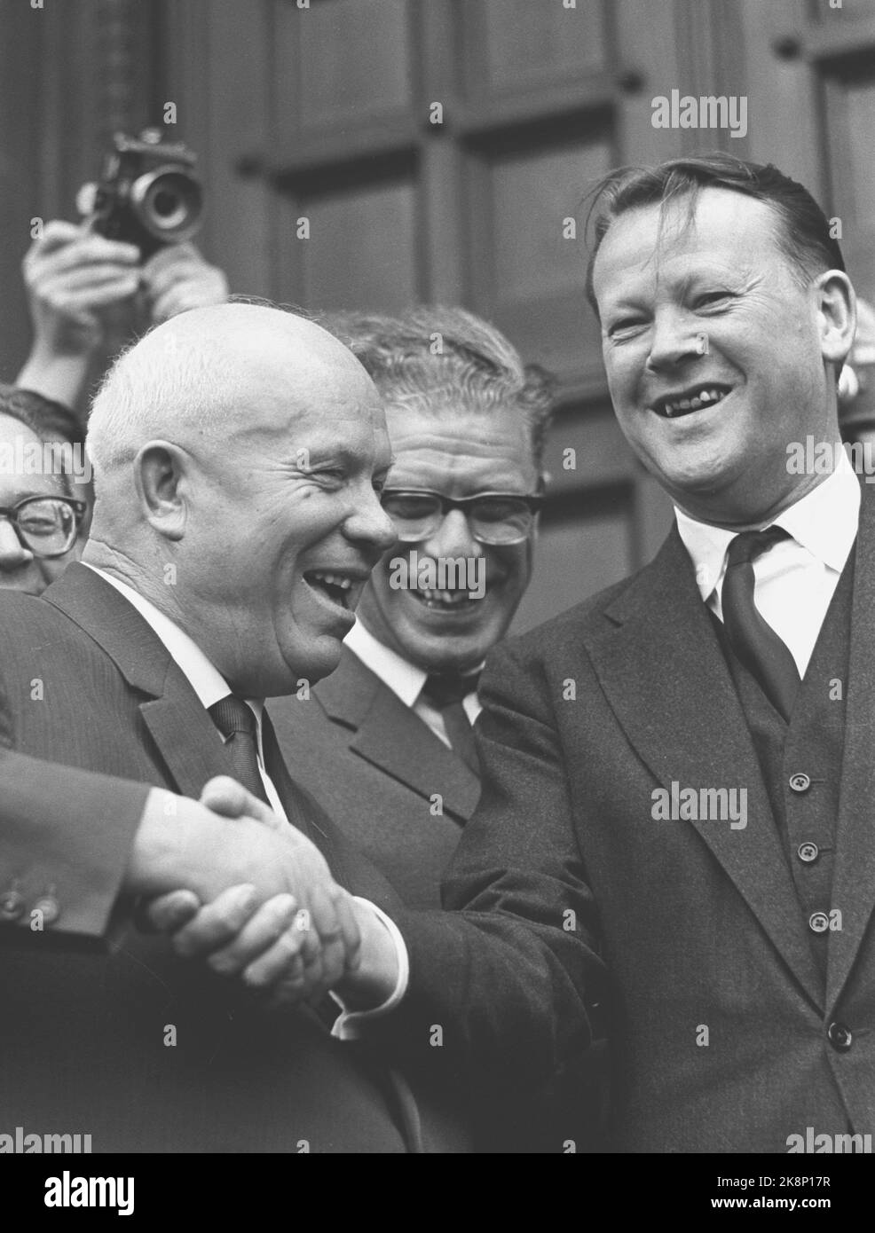 Current ntb happiness state visit laughter political meetings handshake hi-res stock photography ...