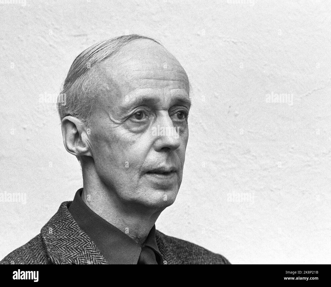 1975 author finn havrevold photo hi-res stock photography and images ...