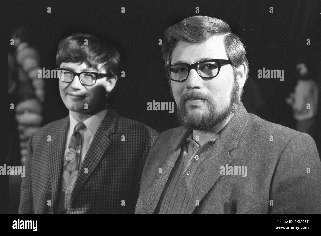 Erik thorberg ntb ntb glasses portrait hi-res stock photography and ...
