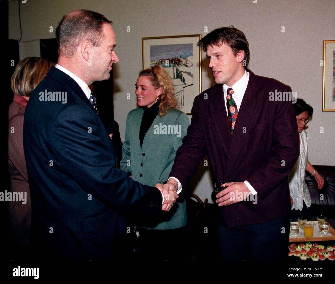 Erik johansen ntb handshake hi-res stock photography and images - Alamy