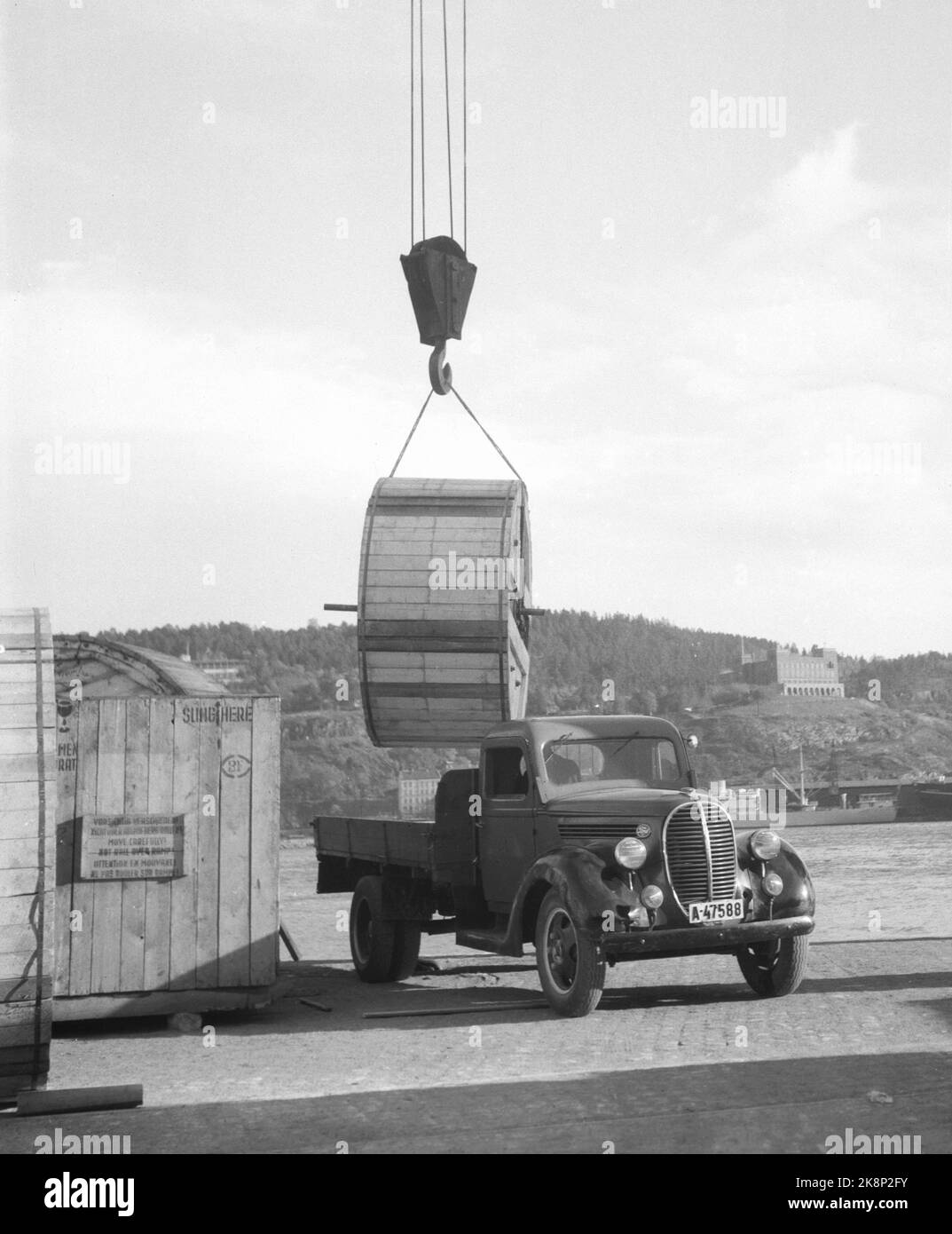 Oslo 19471101. One hour of power rationing in Oslo after the dry summer ...