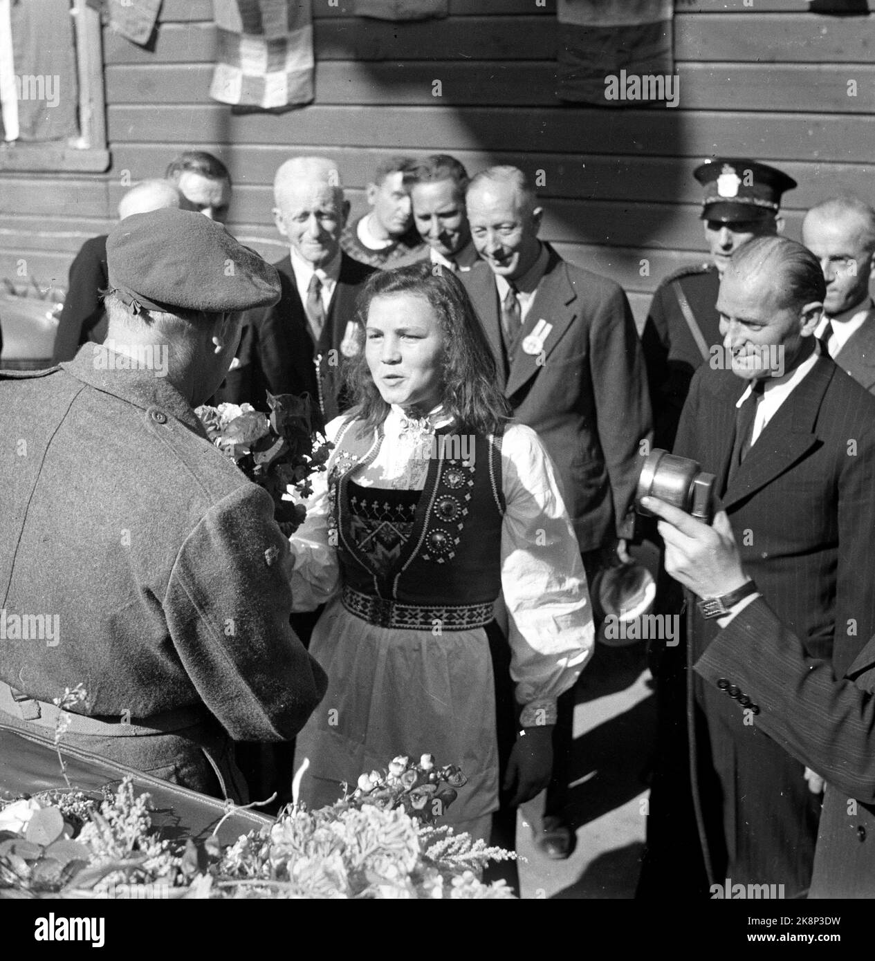 Bergen in the fall of 1945 crown princes visit hi-res stock photography ...