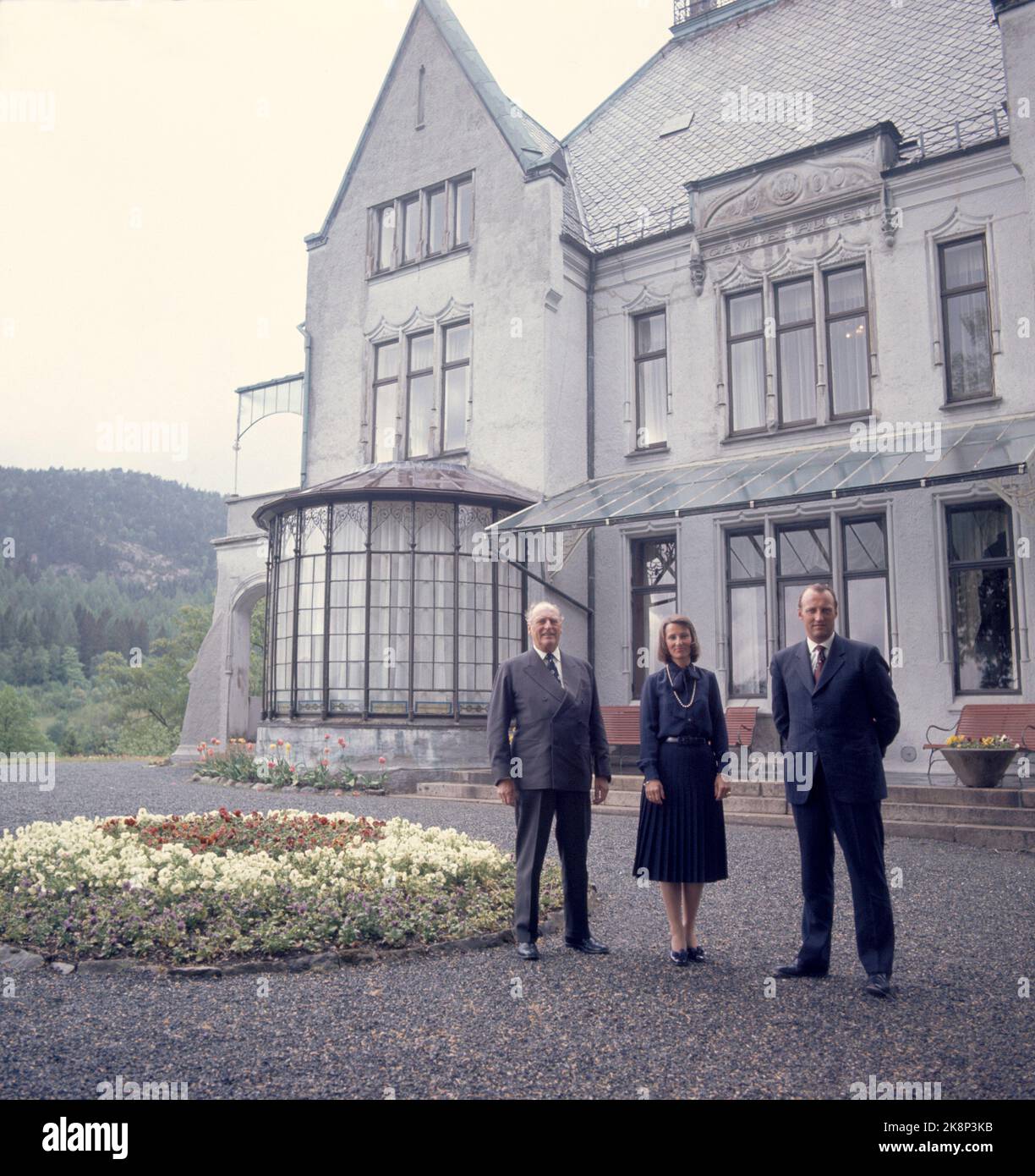 Bergen 19740521: King Olav and the Crown Prince couple visit the royal ...