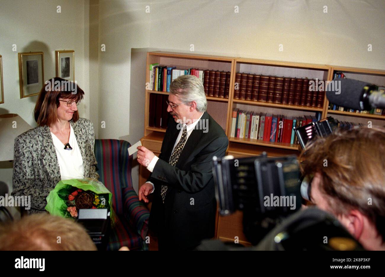 Erik johansen ntb keys offices politicians hi-res stock photography and images - Alamy