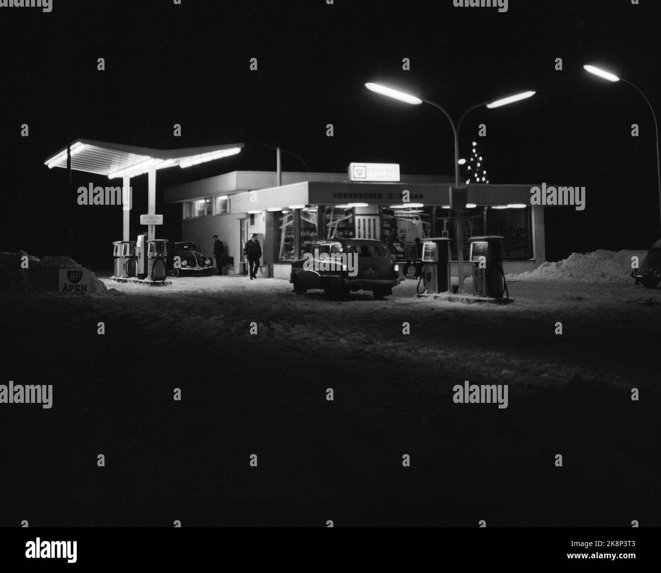 1967 bp gas station at boler photo hi-res stock photography and images ...