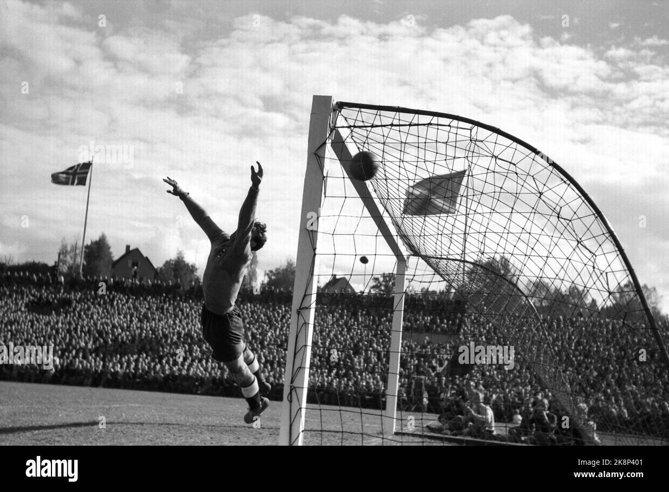 000 spectators here the norwegian keeper tom blohm in action hi-res ...