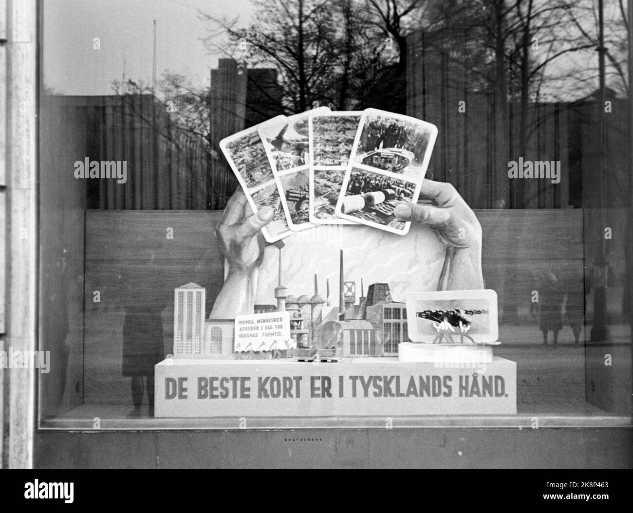 WW2 Oslo 19440514 German Statsban's information office. Here's window ...
