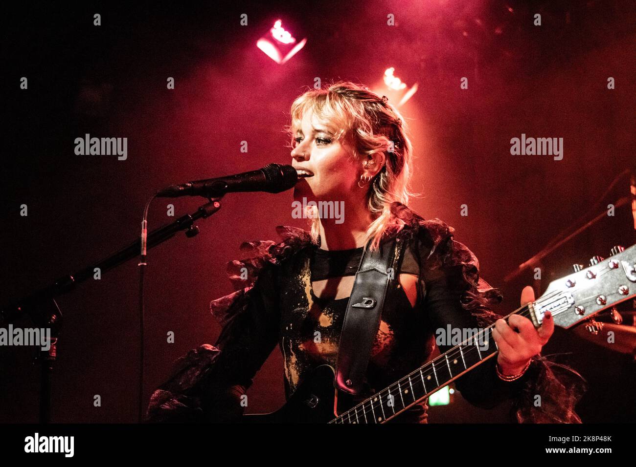 Annie hamilton singer hi-res stock photography and images - Alamy