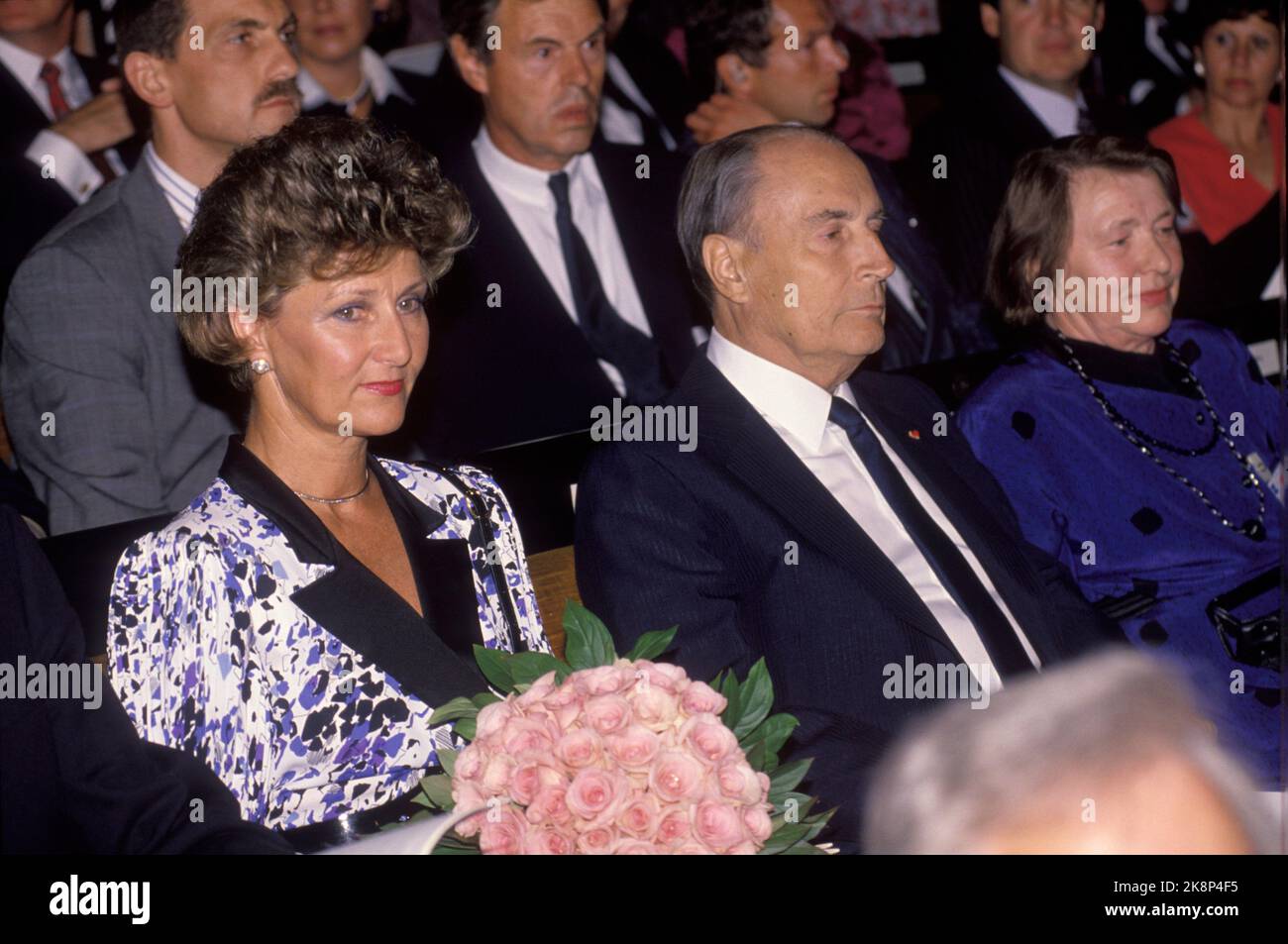 Oslo 19900828: Politician Francois Mitterrand and Gidske Anderson ...