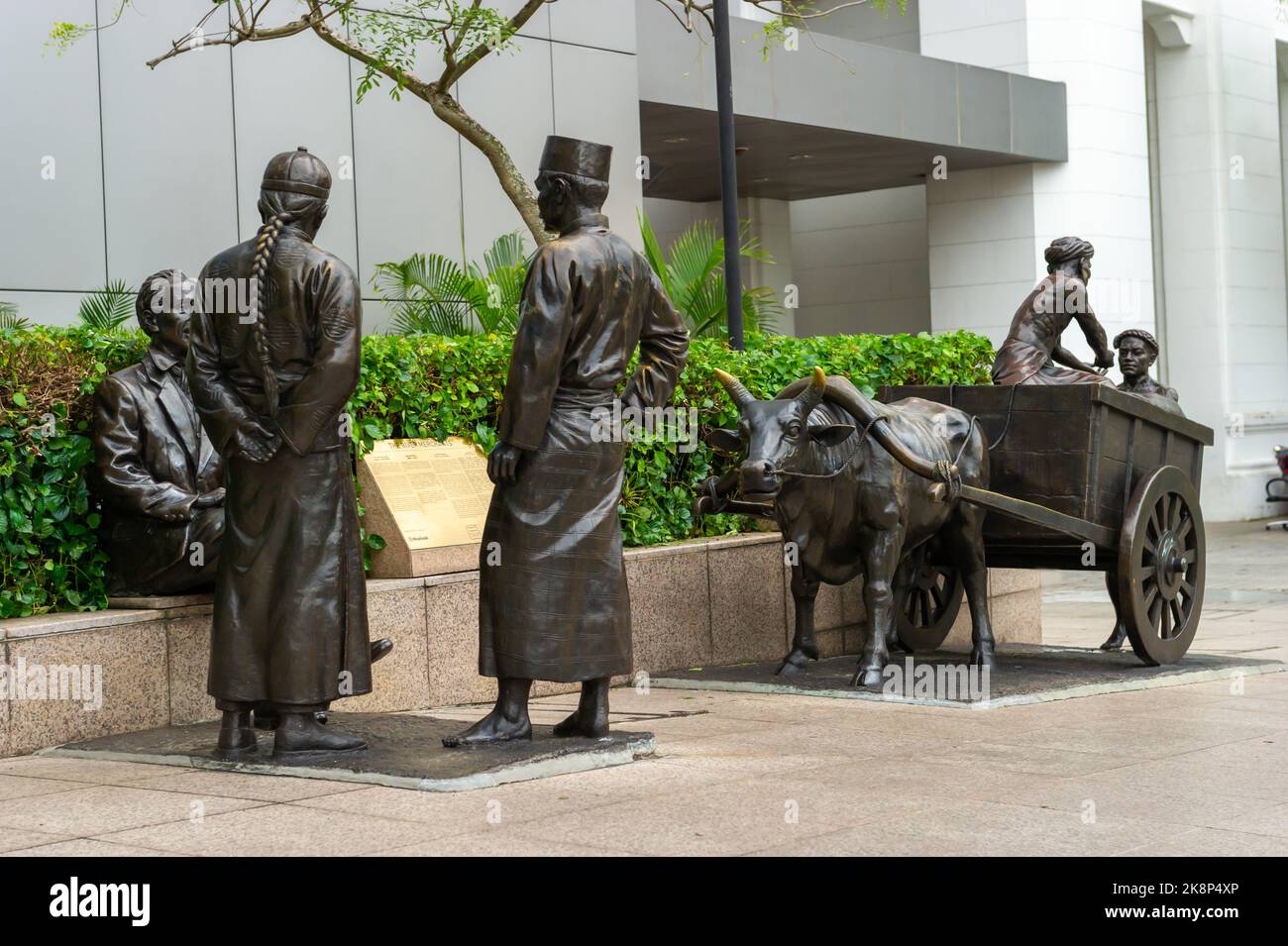 The River Merchants statues at Boat Quay, Singapore Stock Photo - Alamy