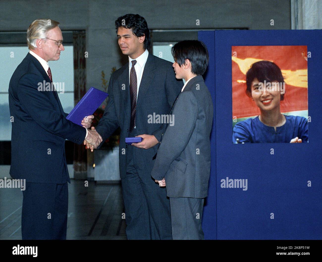 Alexander Aris Myint San Aung