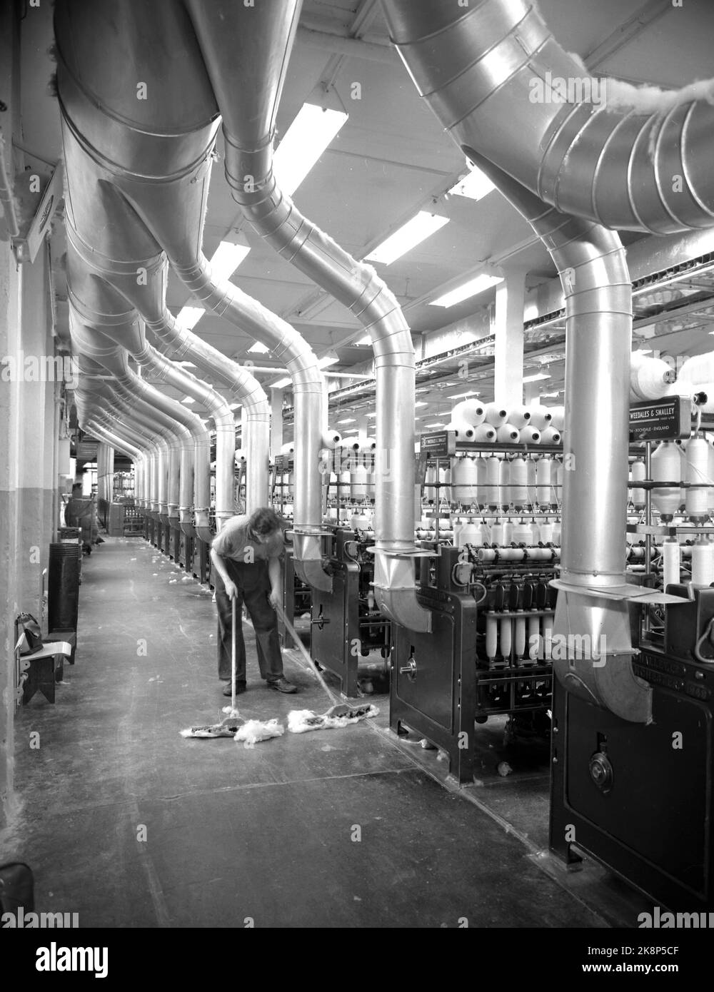 Dale i Hordaland 19530425. Dale Fabrikker er Norges største ...