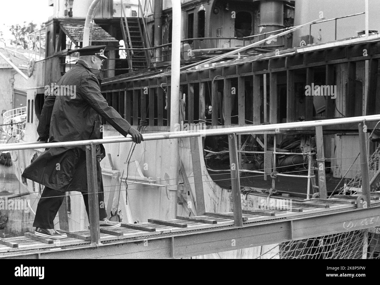 Burnt properties Black and White Stock Photos & Images - Alamy