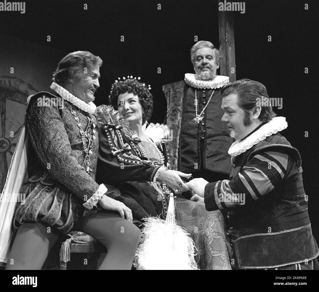 Bab christensen as elizabeth hi-res stock photography and images - Alamy