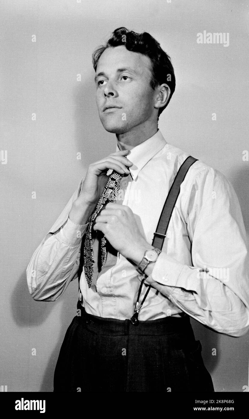1952. Fashion in 1902--1952. Picture # 1. Revolution on the clothing ...