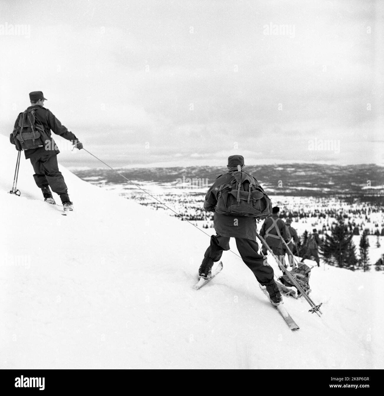 Storefjell 25-30 January 1955. The Norwegian Red Cross Relief Corps ...