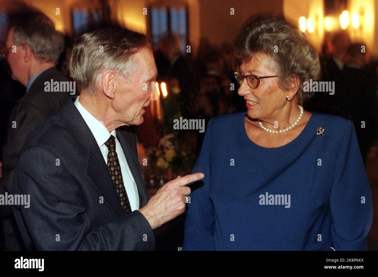 Many paid tribute to Gunnar Sønsteby at Akershus Castle on Friday. Here ...