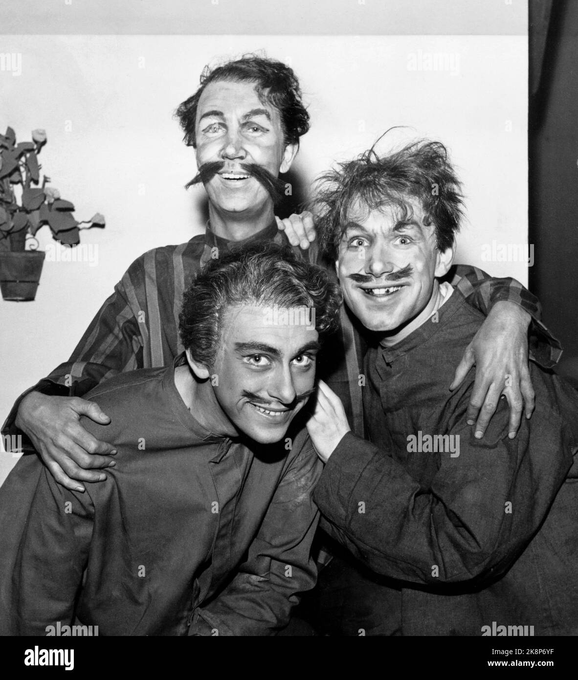 Oslo 195703. The first litter with pupils from the theater school has ...