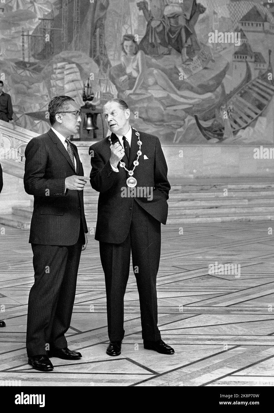 Oslo 19620710: UN Secretary General U Thare on an official visit to ...