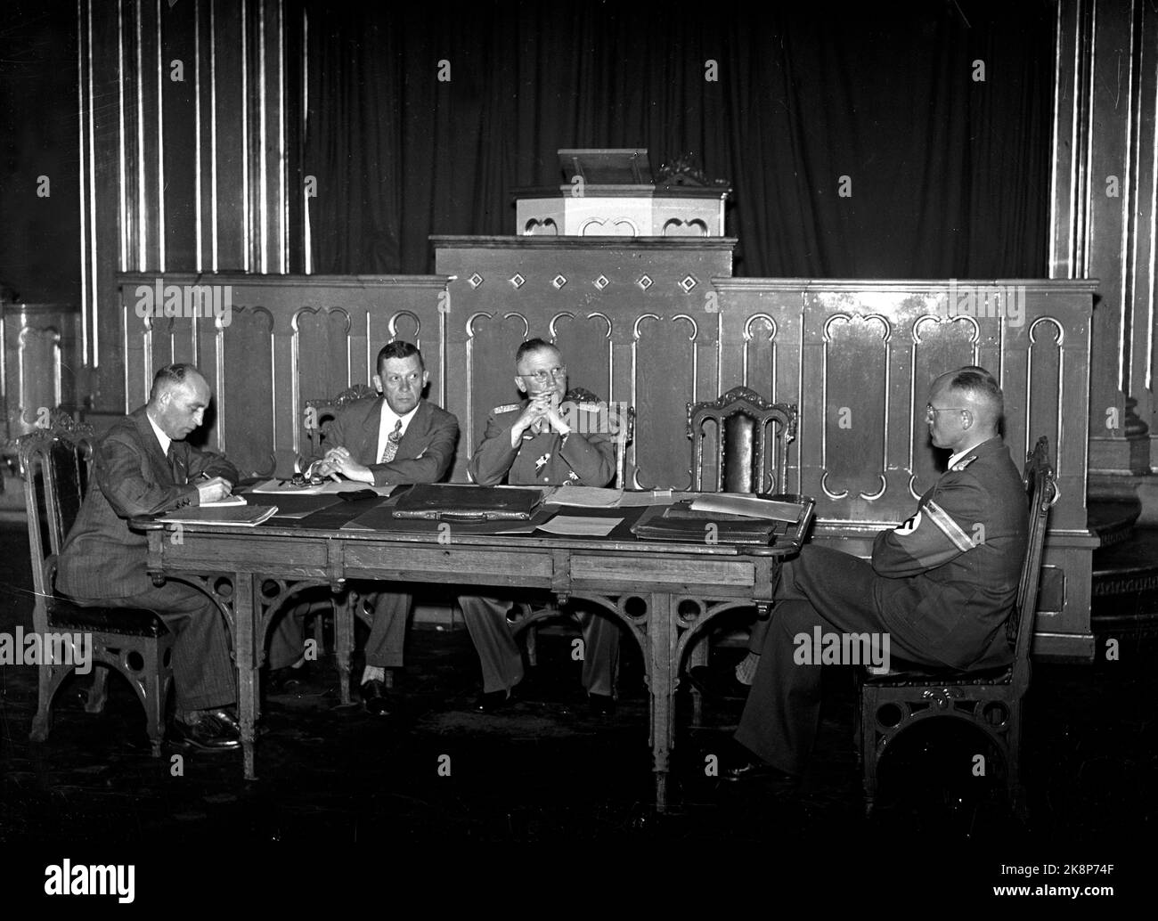 Aage kihle ntb nazism war meetings hi-res stock photography and images ...