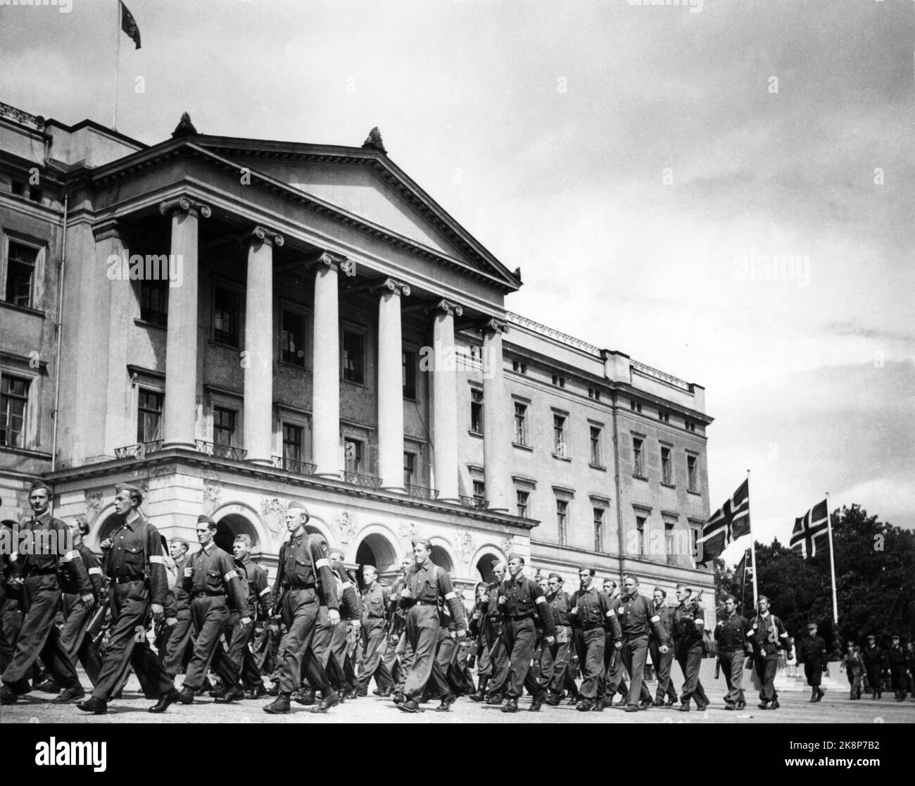 Ntb ntb military parades soldiers hi-res stock photography and images ...