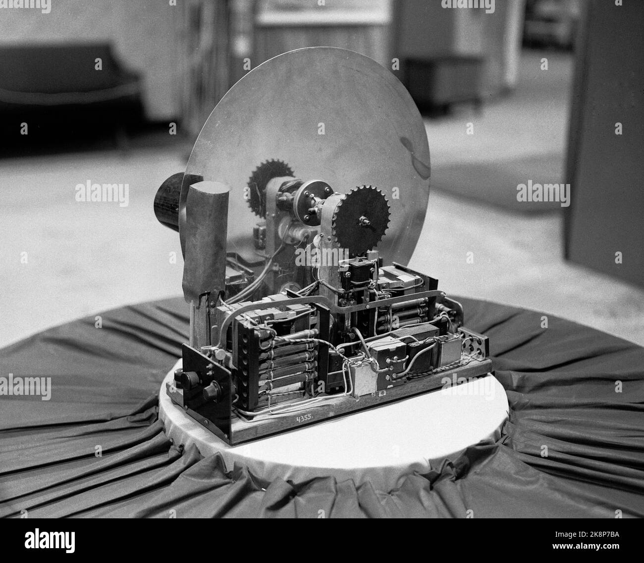 Oslo 19551110 Radio exhibition at Abelhaugen's premises. Here the first ...