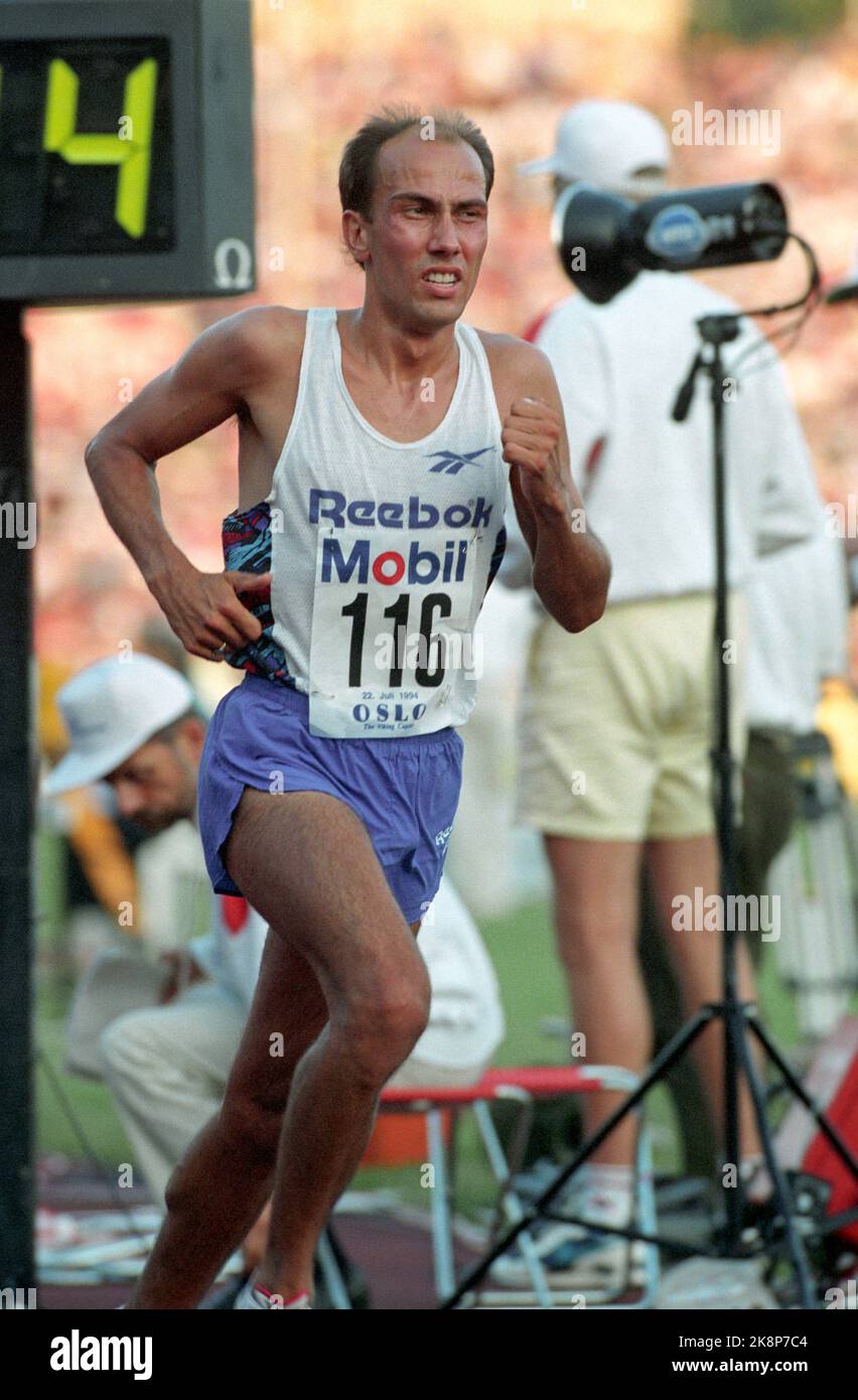 Men action john halvorsen nor hi-res stock photography and images - Alamy