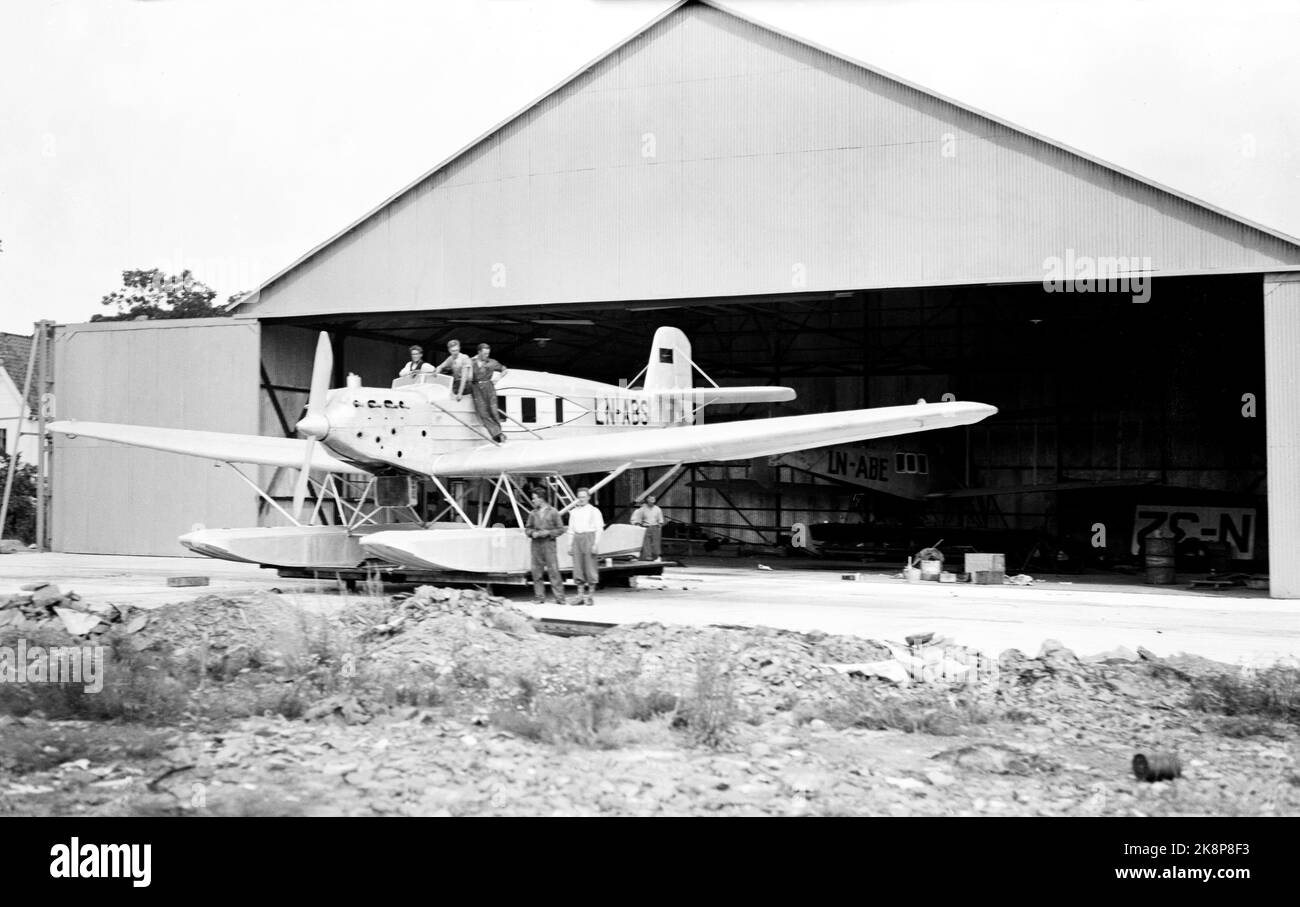 Oslo ca 1932 Christian Hellesen ran a journey with this aircraft which ...