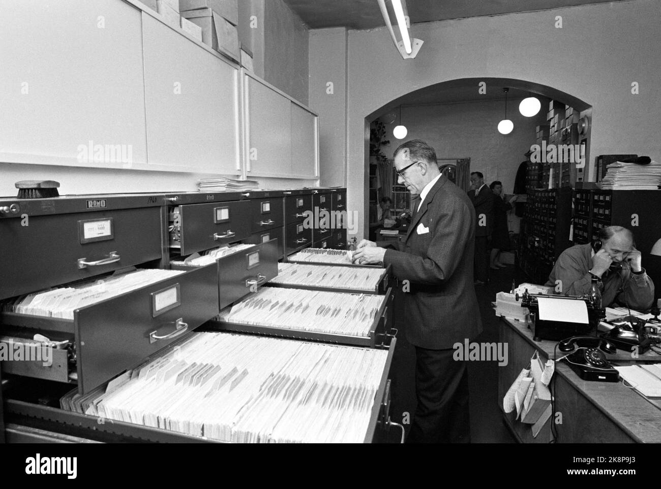 Oslo 17 November 1962 "A bank is robbed" How does the modern detective ...