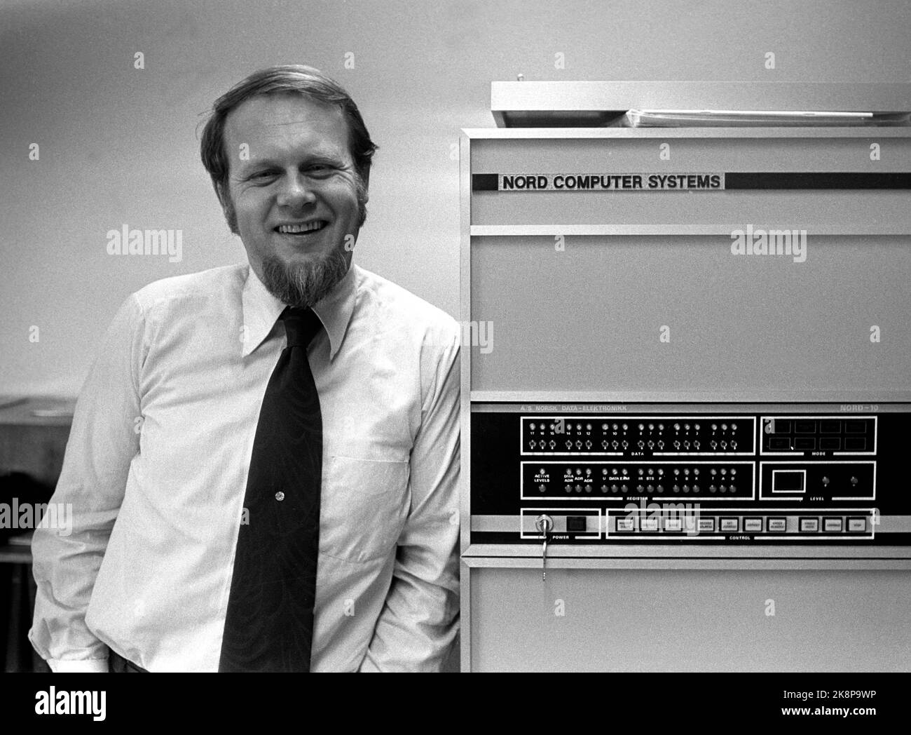 Ntb computers information technology it alone hi-res stock photography ...