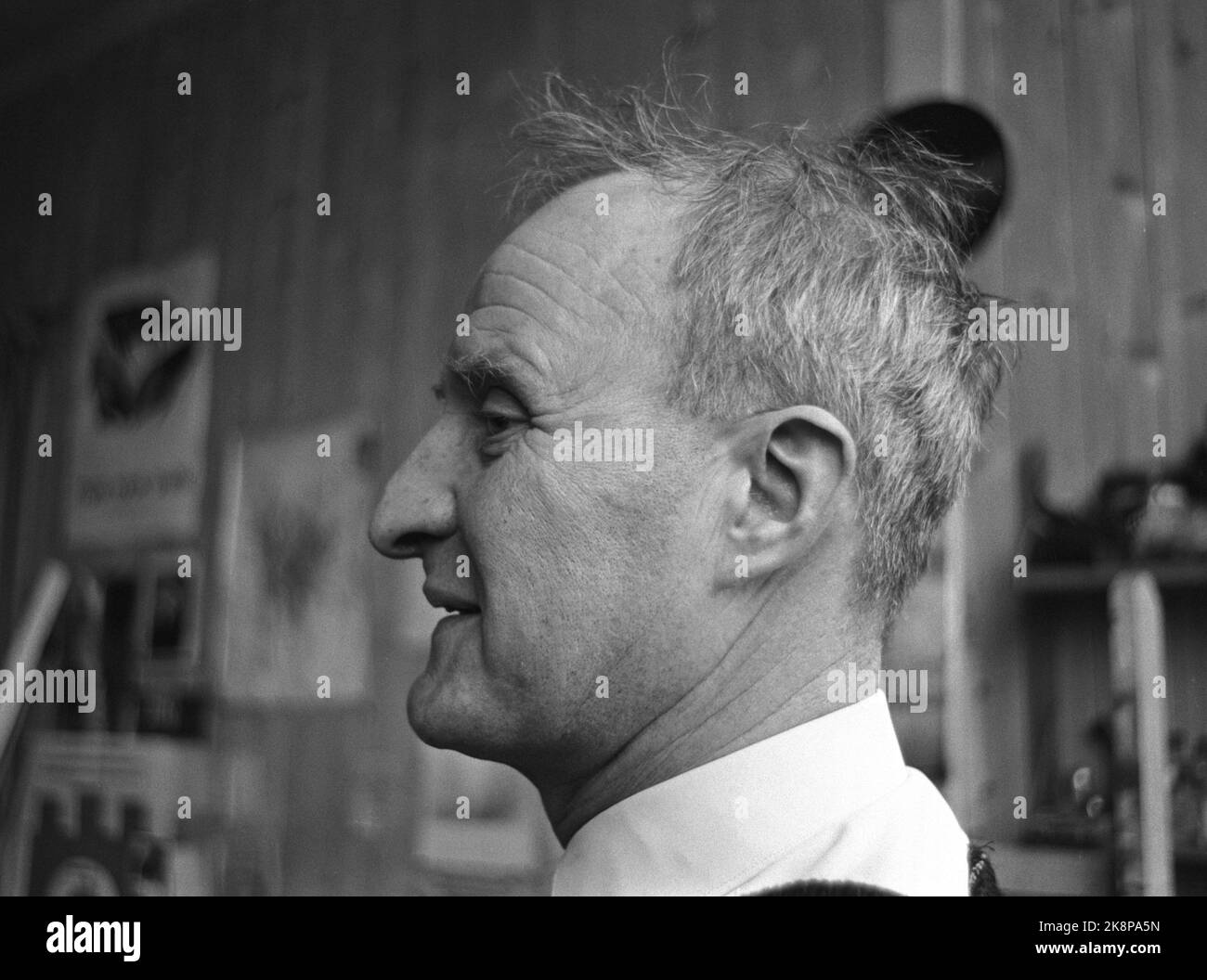 1971 artist ludvig eikaas in his studio in oslo photo hi-res stock ...