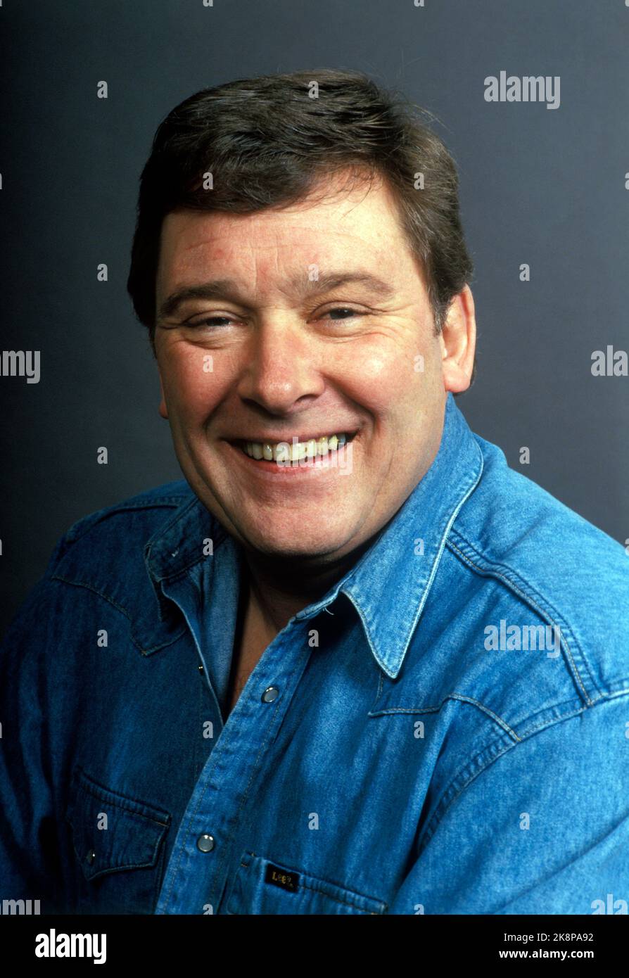Oslo 199201 Vidar Lønn-Arnesen, program secretary in NRK, portrait ...
