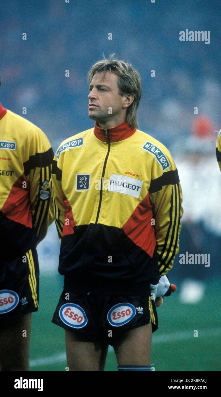 Oslo 19921025 footballer arne erlandsen photo hi-res stock photography ...