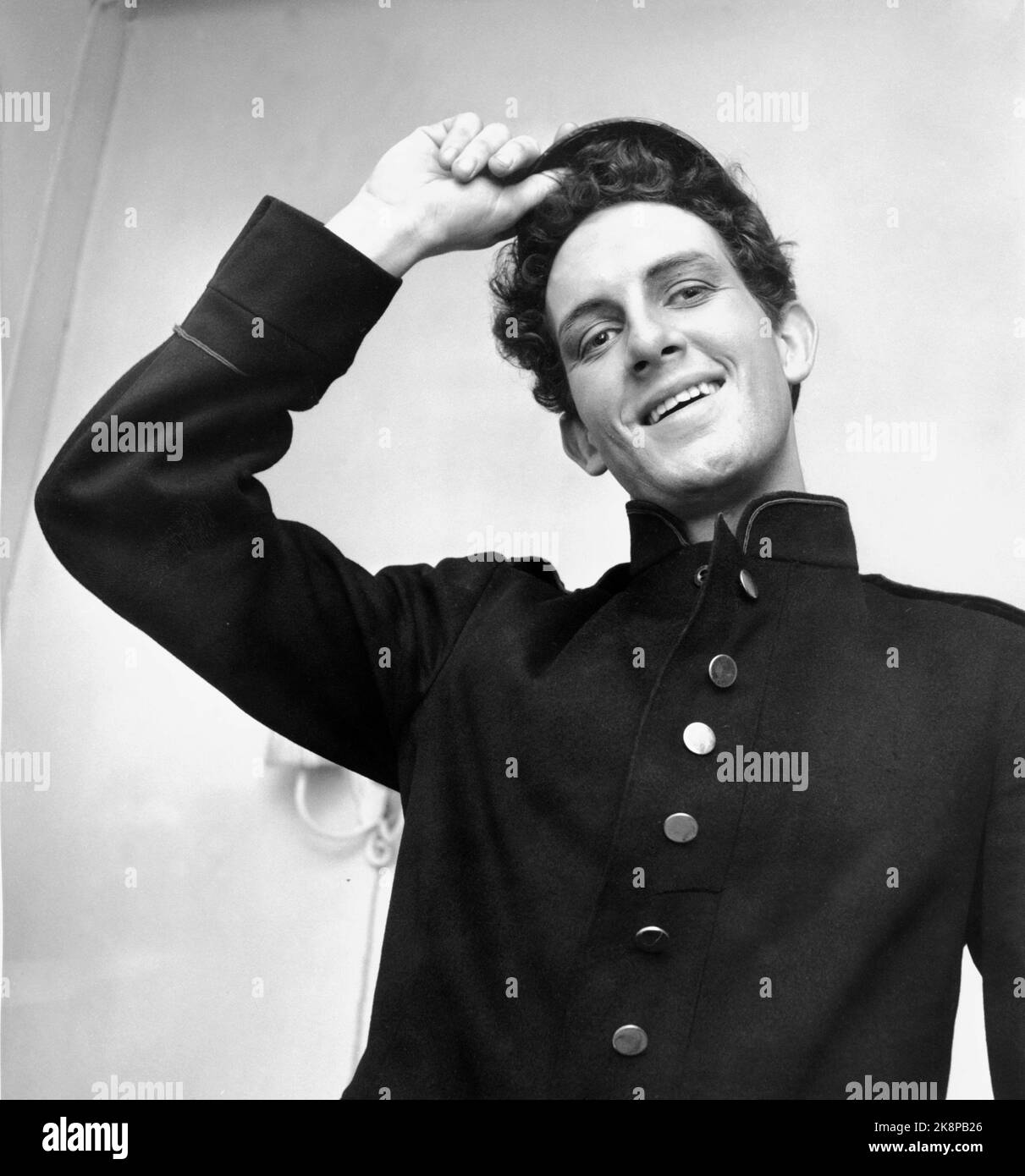Oslo 195703. The first litter with pupils from the theater school has ...