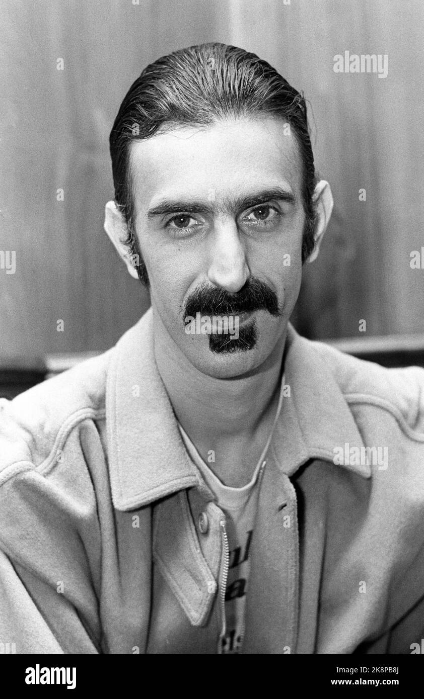 Frank zappa hi-res stock photography and images - Alamy