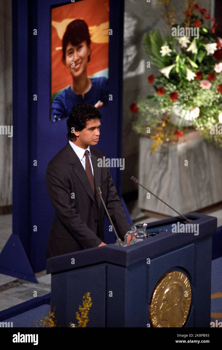 Husband michael aris and sons kim and alexander aris picture hi-res ...