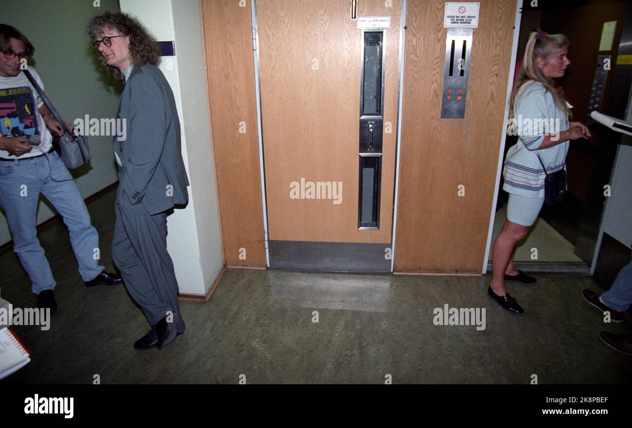 Press outside hi-res stock photography and images - Alamy