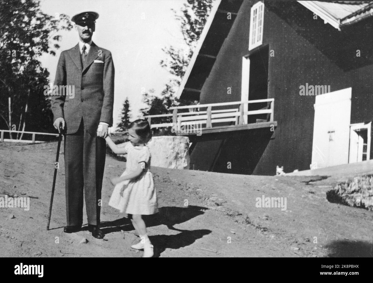 Skaugum 1935 king haakon with princess ragnhild photo hi-res stock ...