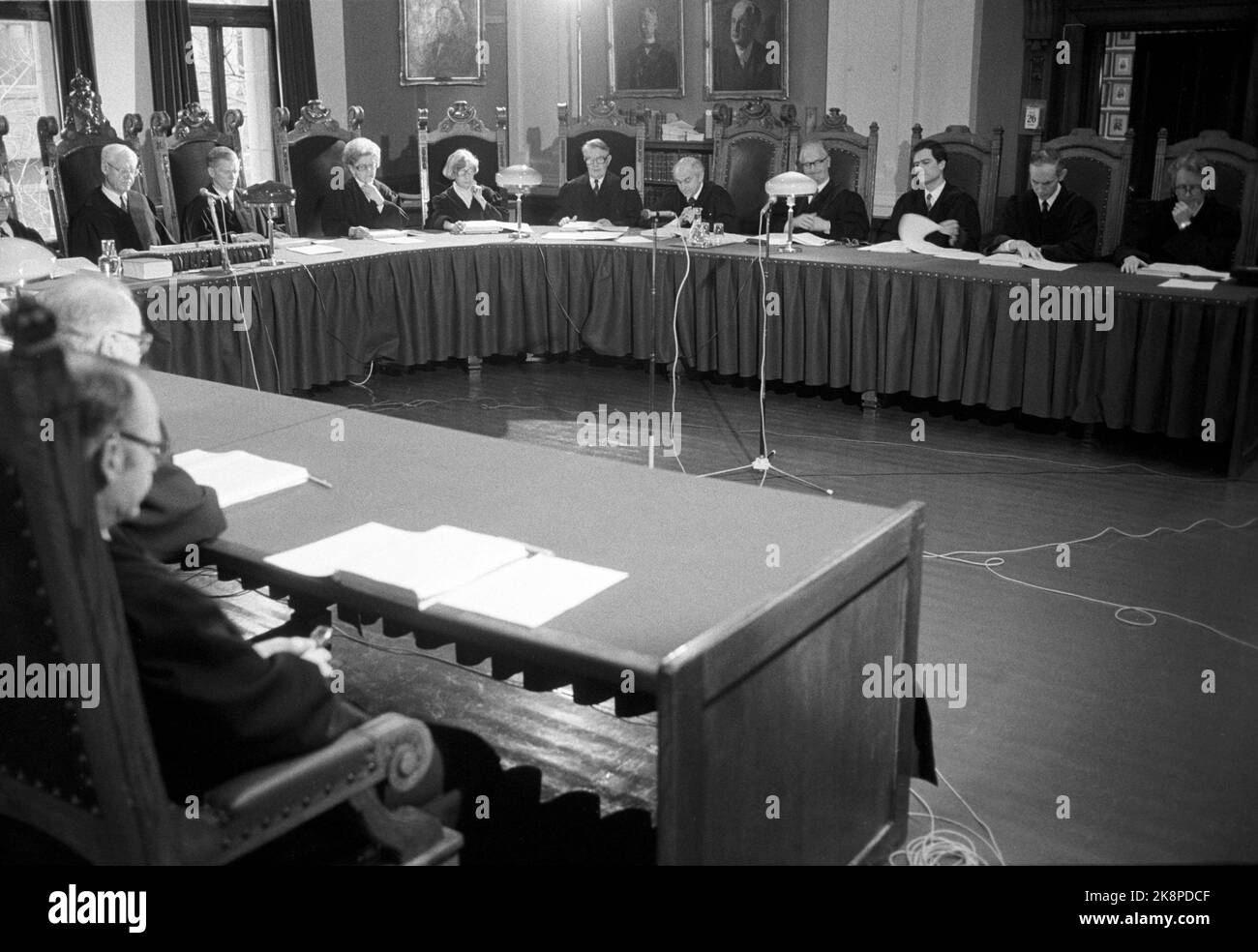 Ntb judges litigation courtroom the courts hi-res stock photography and ...