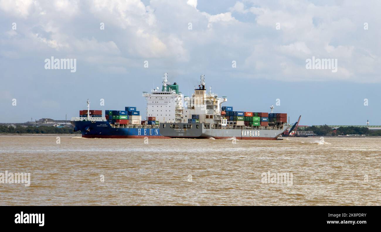 SAMUT PRAKAN, THAILAND, OCT 07 2022, Container ships HEUNG A HOCHIMINH ...