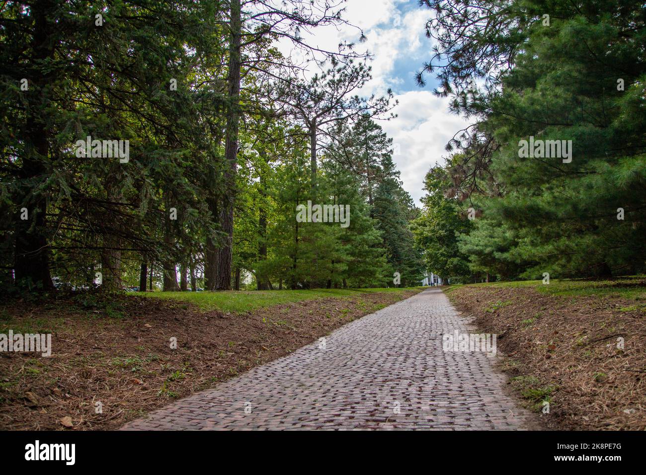 Beautiful brick pathway hi-res stock photography and images - Alamy