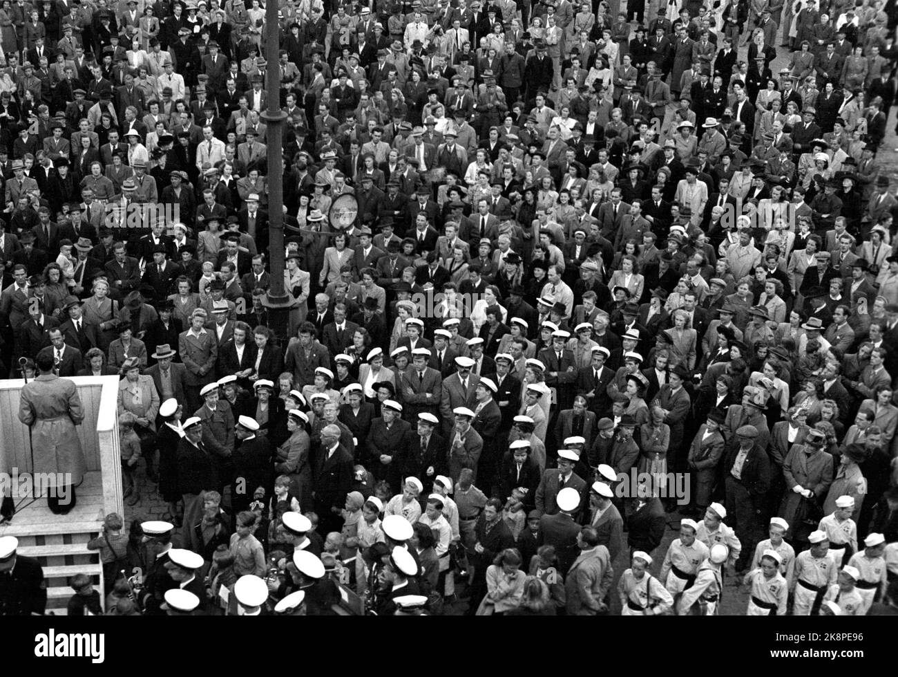 Oslo 19480609 homeless demonstrates against the housing need in Oslo ...