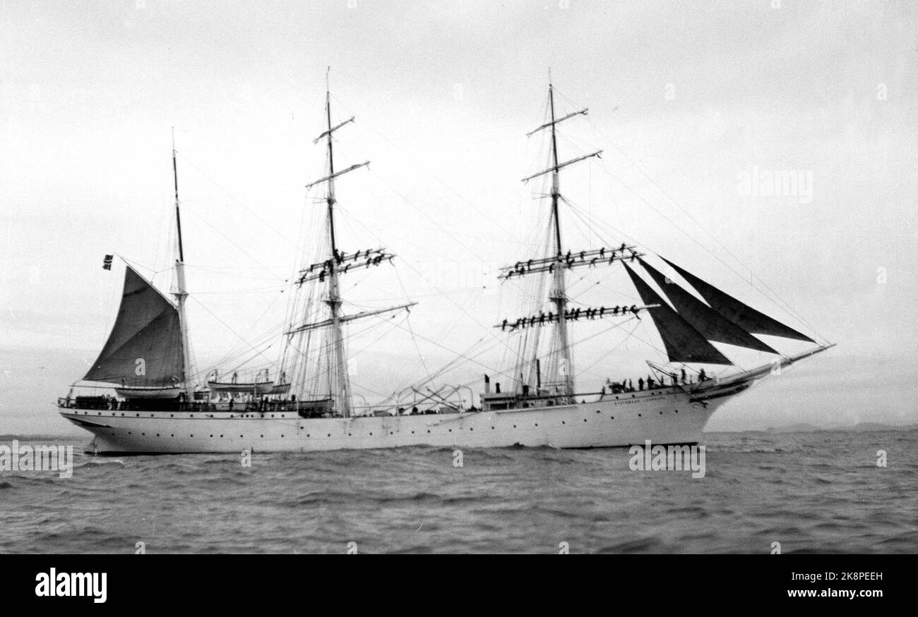 Sailing school ship hi-res stock photography and images - Alamy