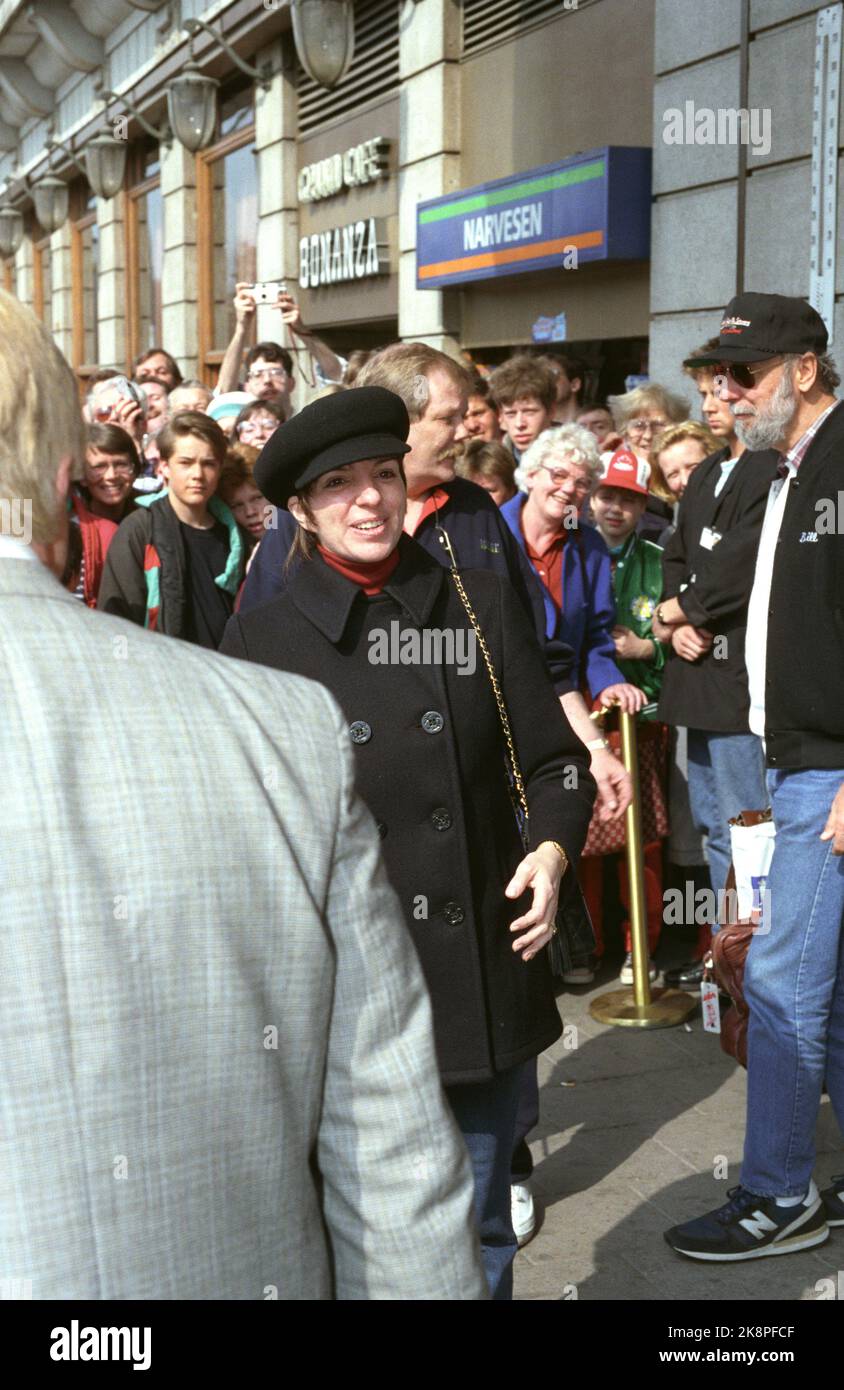 Knut falch scanfoto ntb spectators happiness crowd hi-res stock ...